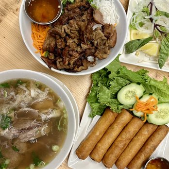 PHO LEGEND - Updated July 2024 - 502 Photos & 480 Reviews - 209 S ...