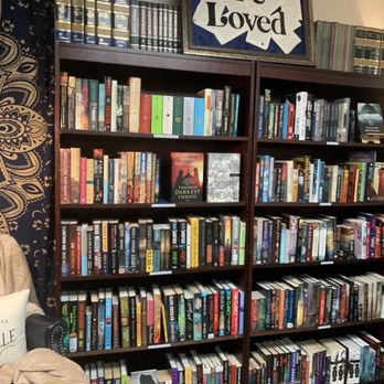 THE BOOK BURROW - Updated October 2025 - 45 Photos & 18 Reviews - 401 W ...