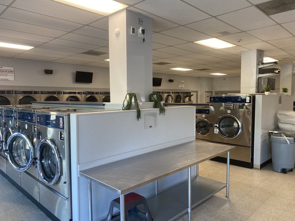 LAUNDRY YARD - Updated September 2025 - 15 Photos & 54 Reviews - 3225 S ...