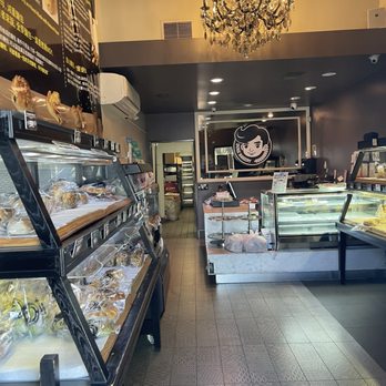 DUKE BAKERY - Updated December 2025 - 450 Photos & 418 Reviews - 15435 ...