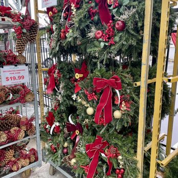 PAT’S FARMS GARDEN CENTER - Updated October 2025 - 69 Photos - 1126 ...