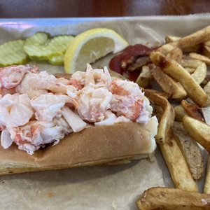 DOCKS SEAFOOD - 311 Photos & 357 Reviews - 15 Evans St, South Portland ...