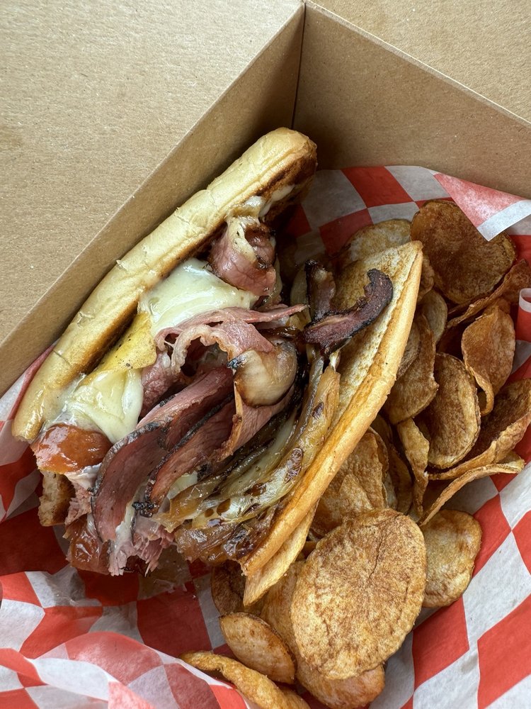 URBAN TABLE FOOD TRUCK - Updated October 2025 - Knoxville, Tennessee ...