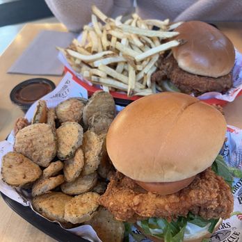 CLUCKERS - Updated November 2024 - 145 Photos & 93 Reviews - 600 S ...