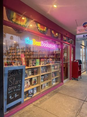 THE BEST BOOKSTORE IN PALM SPRINGS - Updated December 2025 - 44 Photos ...