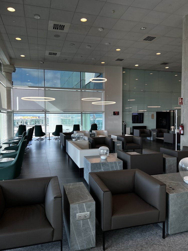 LOUNGE VIP - COLOMER - Updated April 2025 - 47 Photos - Aeropuerto de ...