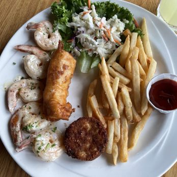 PIKE PLACE BAR & GRILL - Updated July 2025 - 366 Photos & 594 Reviews ...