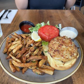 KETCH 22 - Updated August 2024 - 365 Photos & 347 Reviews - 7153 Lake ...