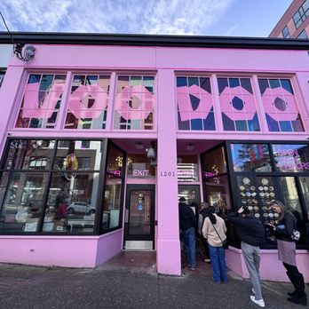 VOODOO DOUGHNUT - Updated May 2025 - 219 Photos & 73 Reviews - 1201 ...
