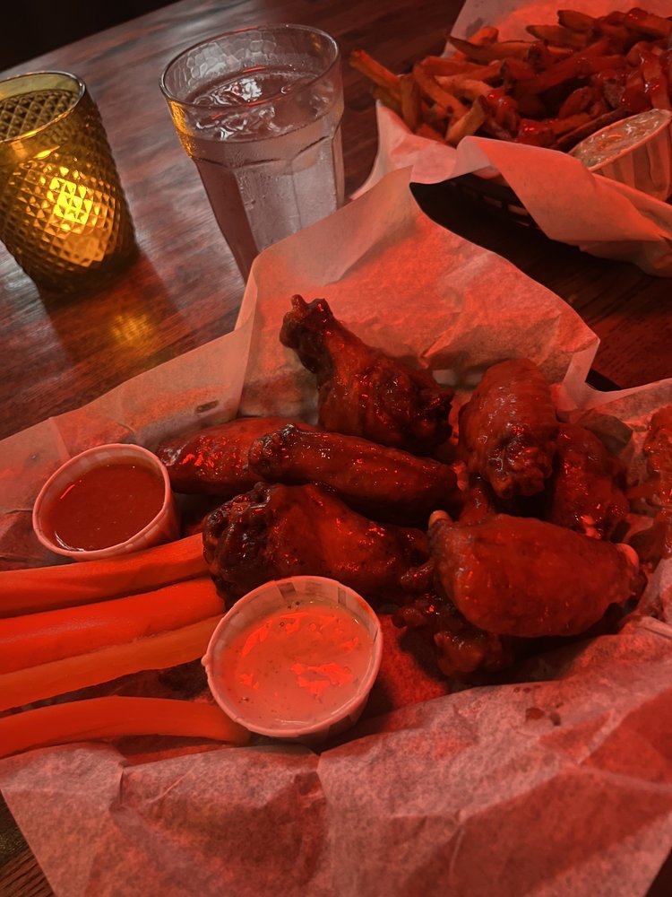 FIVE STAR BAR - Updated April 2025 - 152 Photos & 424 Reviews - 1424 W ...