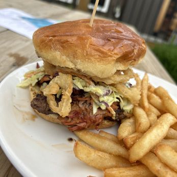 BIG MACHINE DISTILLERY & TAVERN - Updated September 2024 - 186 Photos ...