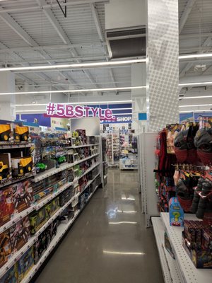 FIVE BELOW - Updated January 2025 - 13 Photos - 107-16 71st Ave, Queens ...