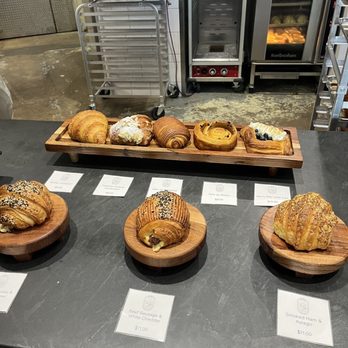 LOVE CROISSANTS - Updated December 2024 - 143 Photos & 71 Reviews ...