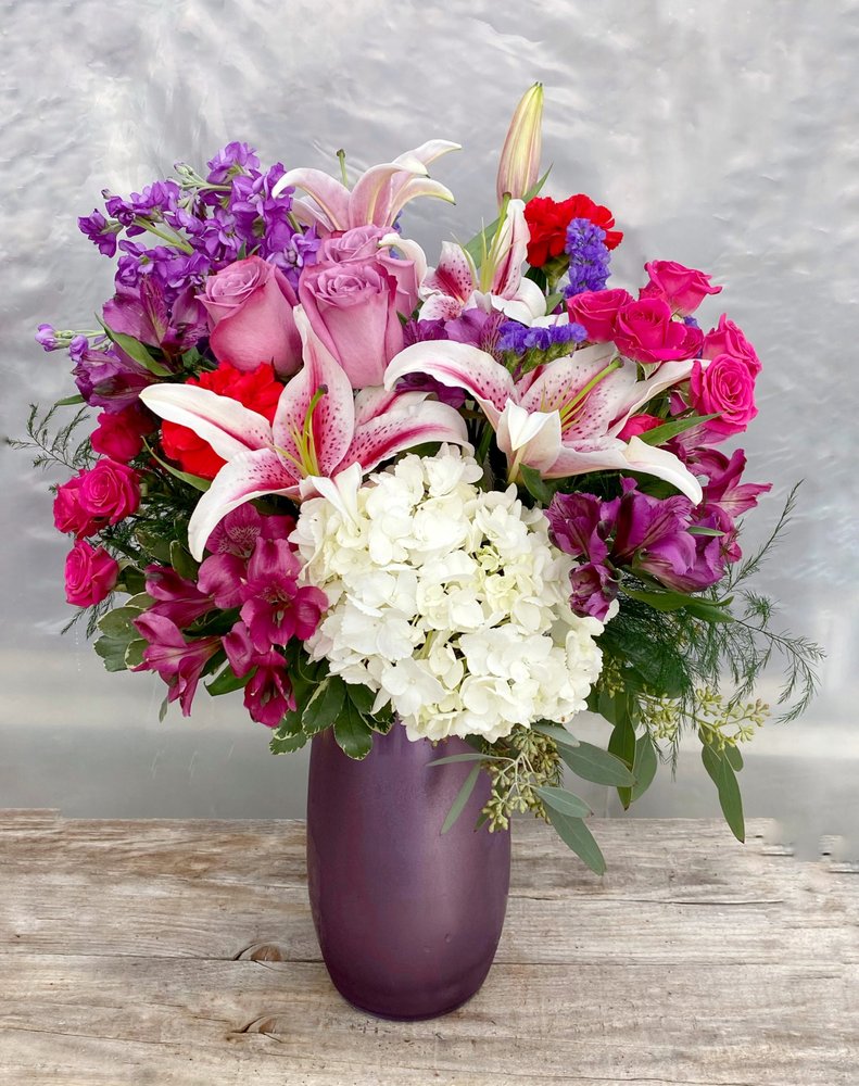 HALL’S FLOWER SHOP & GARDEN CENTER - Updated January 2026 - 61 Photos ...