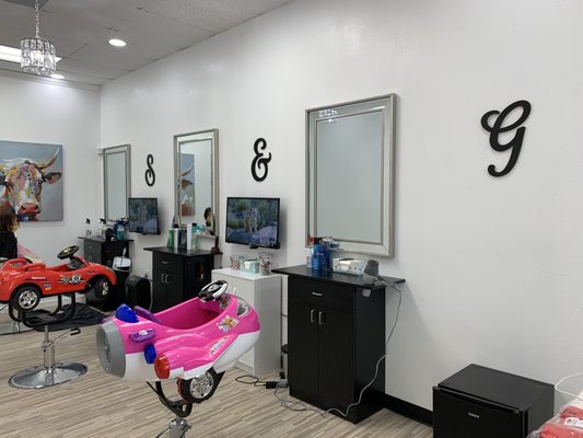 SNIGGLES & GIGGLES KIDS SALON - Updated October 2025 - 41 Photos & 10 ...