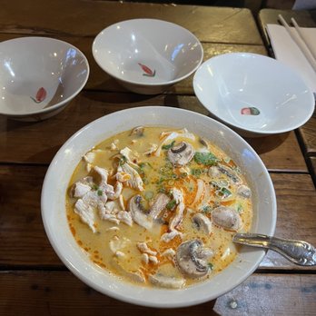 MEE SEN THAI EATERY - 555 Photos & 529 Reviews - 3924 N Mississippi Ave ...