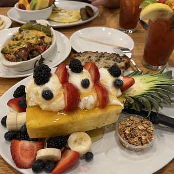 MAD ROOSTER CAFE - MILWAUKEE - Updated June 2025 - 1788 Photos & 1744 ...