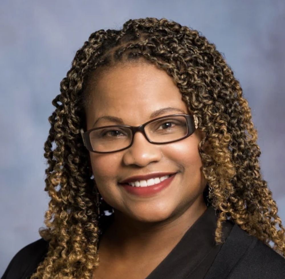 SHELLY WOODS - REALTY CONNECT - Contact Agent - 27 Photos - 800 Town ...