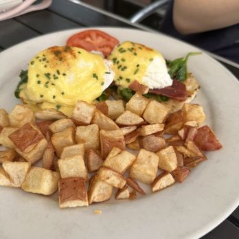 BEA BEA’S - Updated January 2025 - 5206 Photos & 4603 Reviews - 353 N ...