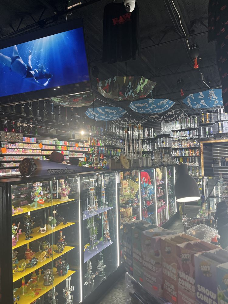 APOLLO BEACH SMOKE SHOP - Updated May 2026 - 11 Photos & 23 Reviews ...