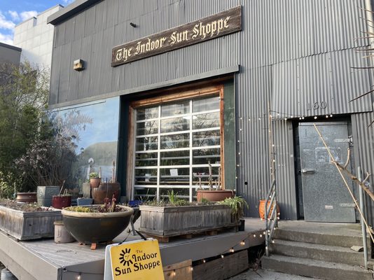 INDOOR SUN SHOPPE - Updated December 2025 - 213 Photos & 165 Reviews ...