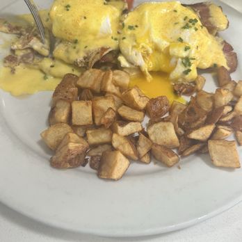 BEA BEA’S - Updated January 2025 - 5206 Photos & 4603 Reviews - 353 N ...