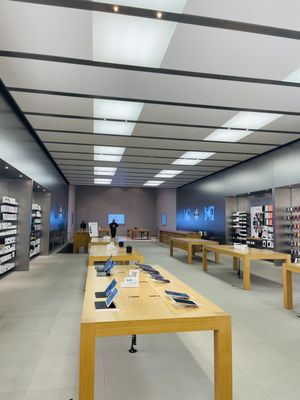 APPLE GEORGETOWN - Updated December 2024 - 62 Photos & 331 Reviews ...