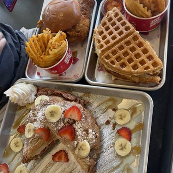 THE WAFFLE BUS - Updated July 2024 - 273 Photos & 181 Reviews - 1540 W ...