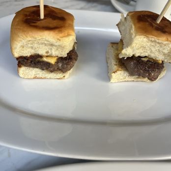 NDA - Updated December 2025 - 67 Photos & 27 Reviews - 2801 N Harwood ...