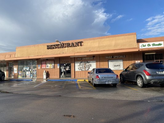 SAM’S COUNTRY KITCHEN - Updated February 2025 - 128 Photos & 142 ...