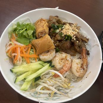 PHO MIDWAY - Updated August 2024 - 248 Photos & 197 Reviews - 17610 ...