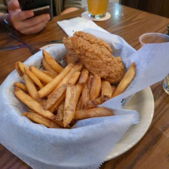 LYONS PUB - Updated October 2025 - 173 Photos & 258 Reviews - 16 S 6th ...