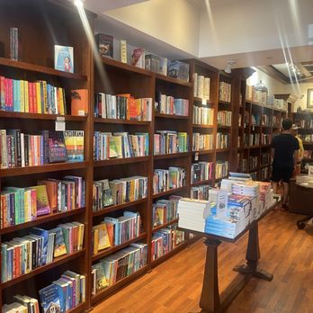 THE HIDDEN LANTERN BOOKSTORE - Updated February 2026 - 44 Photos & 30 Reviews - 84 N Barrett Sq ...
