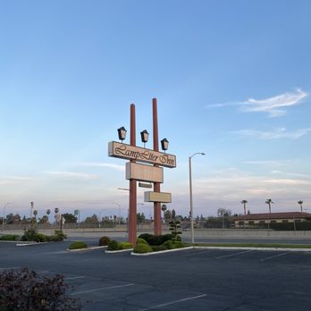 LAMP LITER INN - Updated October 2025 - 150 Photos & 175 Reviews - 3300 ...