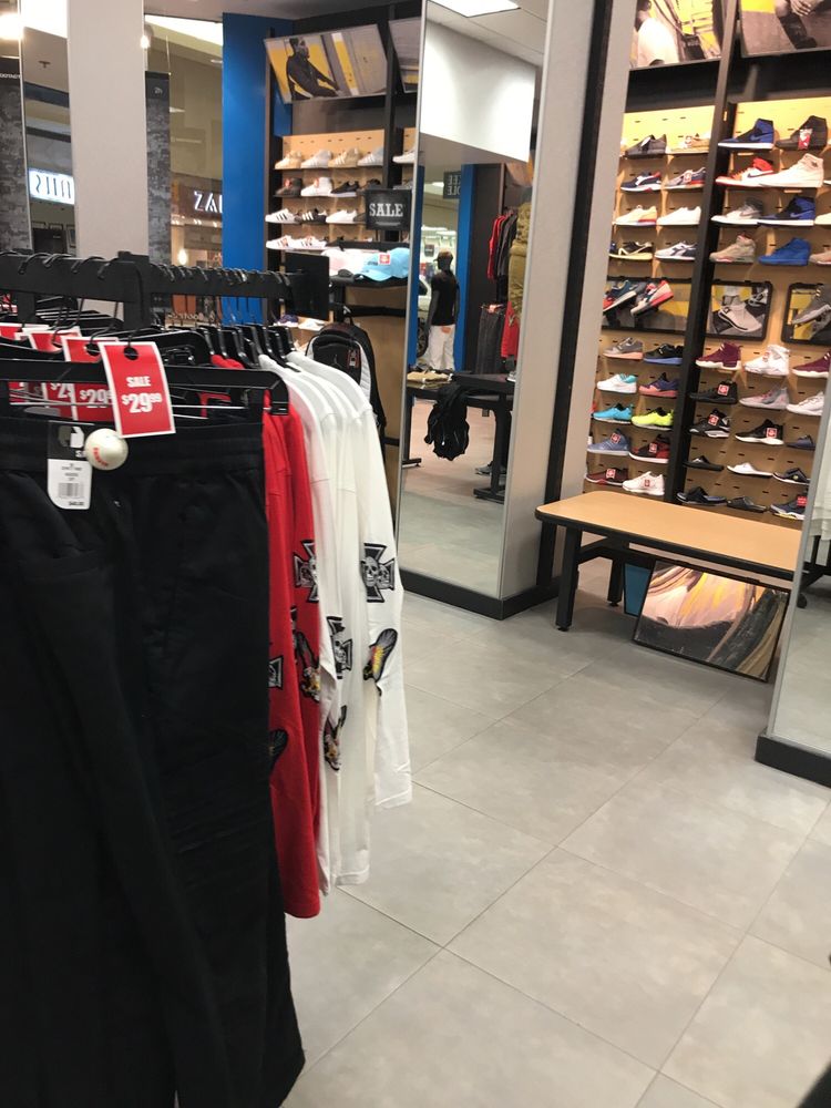 FOOTACTION USA - Updated May 2025 - 7804 Abercorn St Lowr, Savannah ...