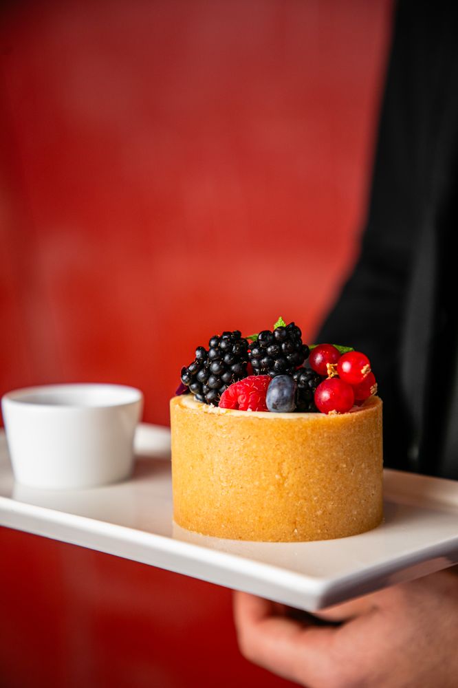 LE GEORGES - Updated December 2025 - 310 Photos & 340 Reviews - Place ...