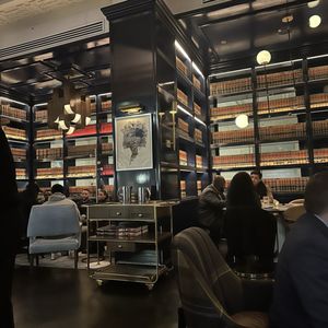 HOYT’S CHICAGO - Updated May 2025 - 11 Photos - 71 E Wacker Dr, Chicago ...