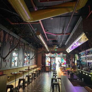 DARLING AVIARY - Updated January 2025 - 781 Photos & 644 Reviews - 712 ...