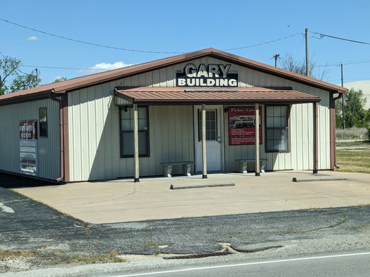 MEMORIAL PARK - Updated March 2025 - 13 SW Treece Ave, Baxter Springs ...