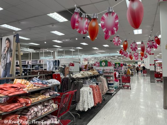 TARGET - Updated December 2025 - 195 Photos & 230 Reviews - 550 Arsenal ...