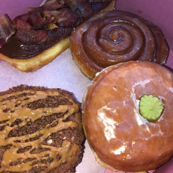 ELK GROVE DONUTS - Updated January 2025 - 697 Photos & 329 Reviews ...