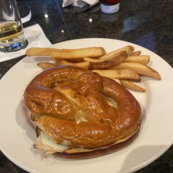 BENNIGAN’S - Updated June 2025 - 152 Photos & 173 Reviews - 495 Airport ...