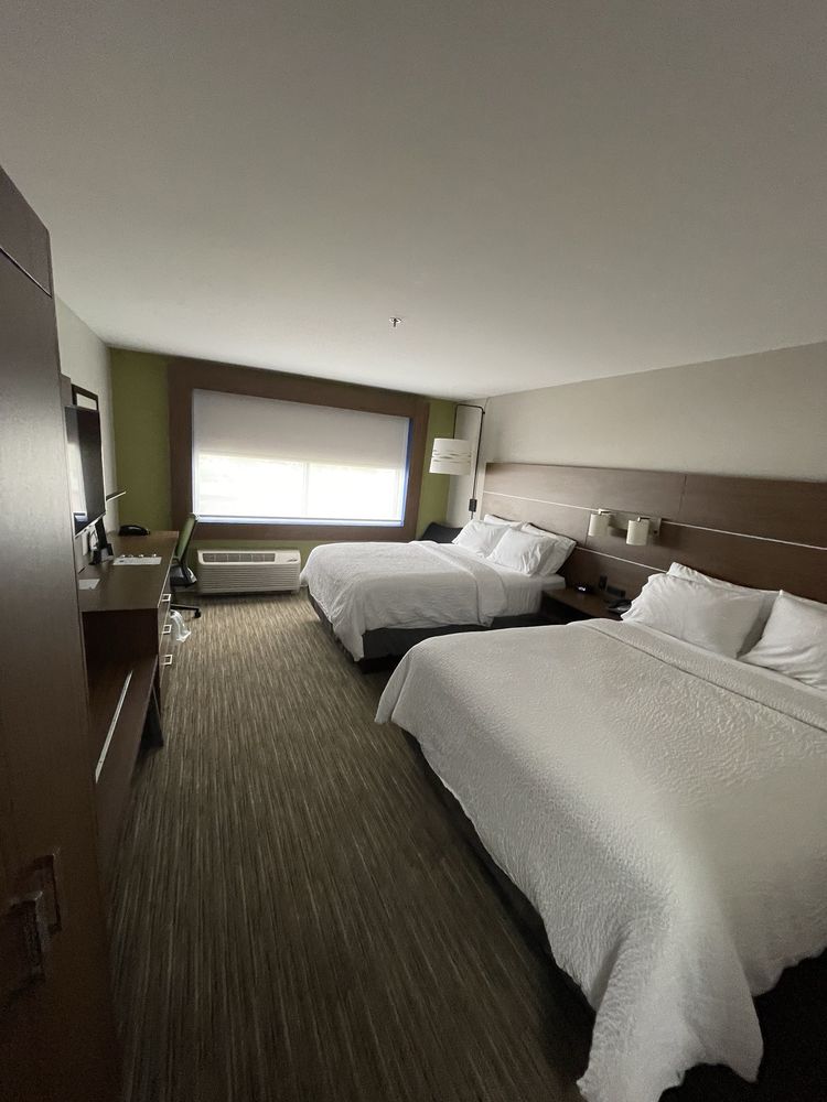 HOLIDAY INN EXPRESS & SUITES RACINE - Updated November 2025 - 26 Photos ...