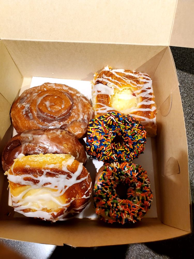 ORLAND PARK BAKERY - Updated August 2024 - 170 Photos & 238 Reviews ...