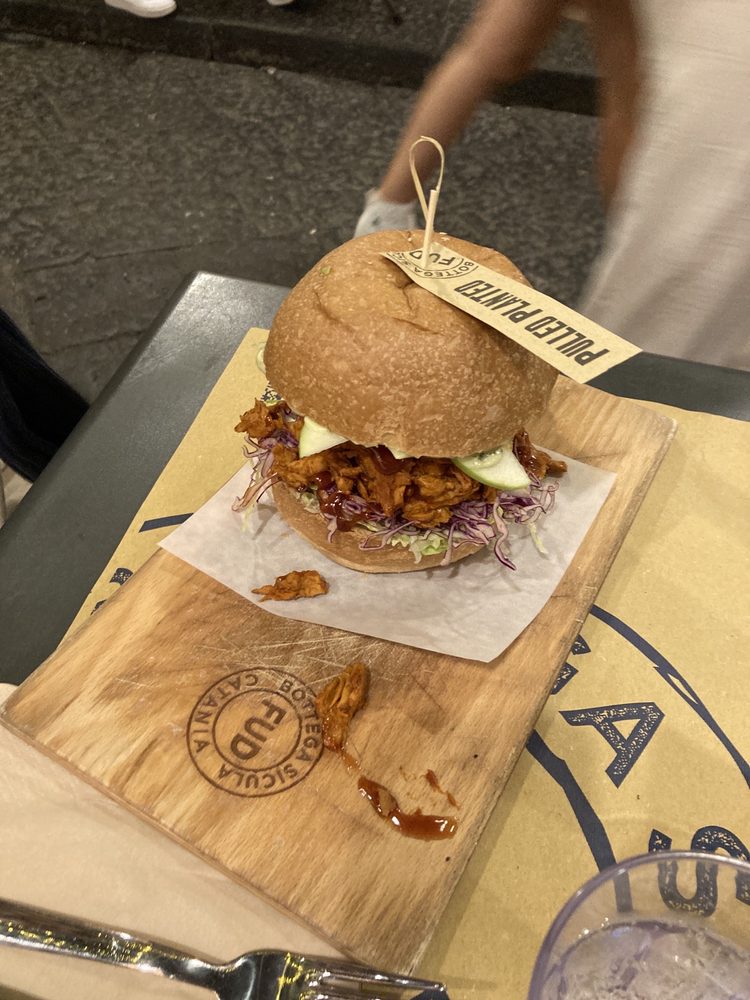 FUD - Updated October 2024 - 160 Photos & 57 Reviews - Via Santa ...