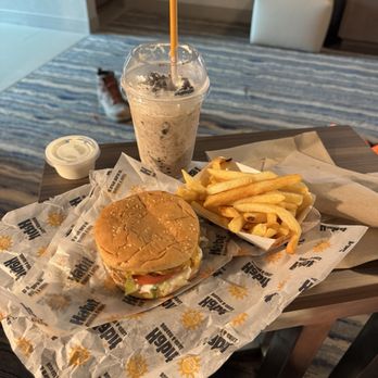 HABIT BURGER & GRILL - Updated January 2026 - 81 Photos & 133 Reviews ...