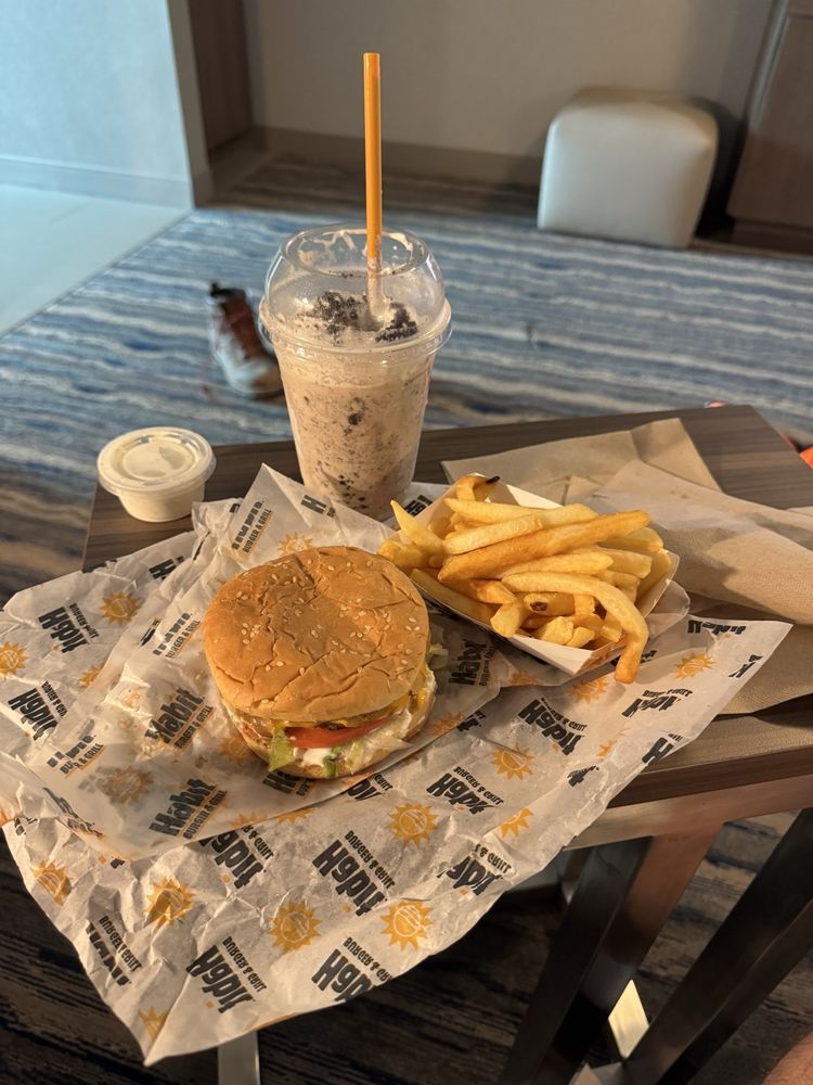 HABIT BURGER & GRILL - Updated January 2026 - 81 Photos & 133 Reviews ...
