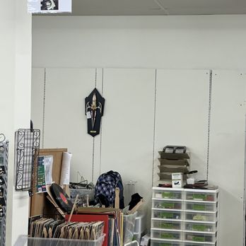 BERGMANN CENTER RESALE SHOP - Updated January 2026 - 14 Photos - 6585 M ...