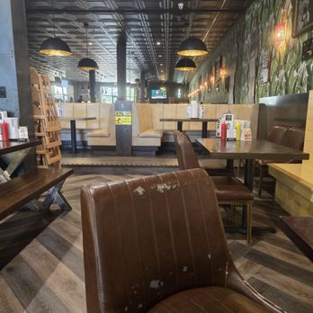 THE BURGER DIVE - Updated December 2025 - 411 Photos & 709 Reviews ...