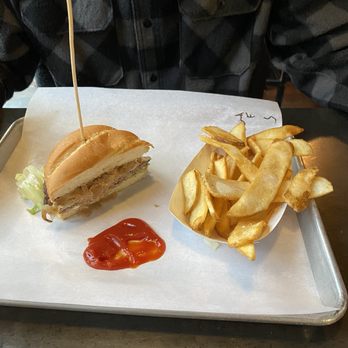 OMG BURGERS & BREW - Updated July 2024 - 278 Photos & 327 Reviews - 241 ...